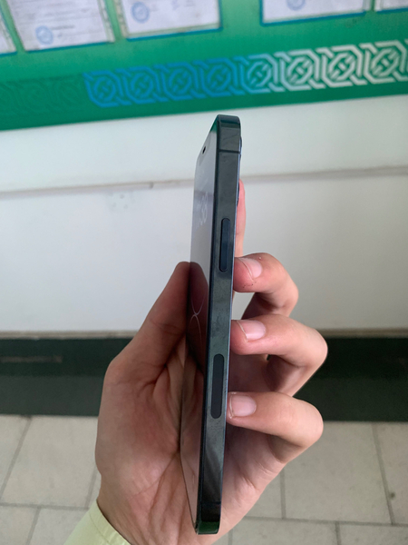 Iphone 12 pro srochna sotiladi!!!