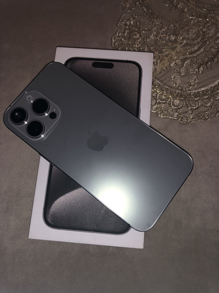 Iphone 15 pro max Dubai