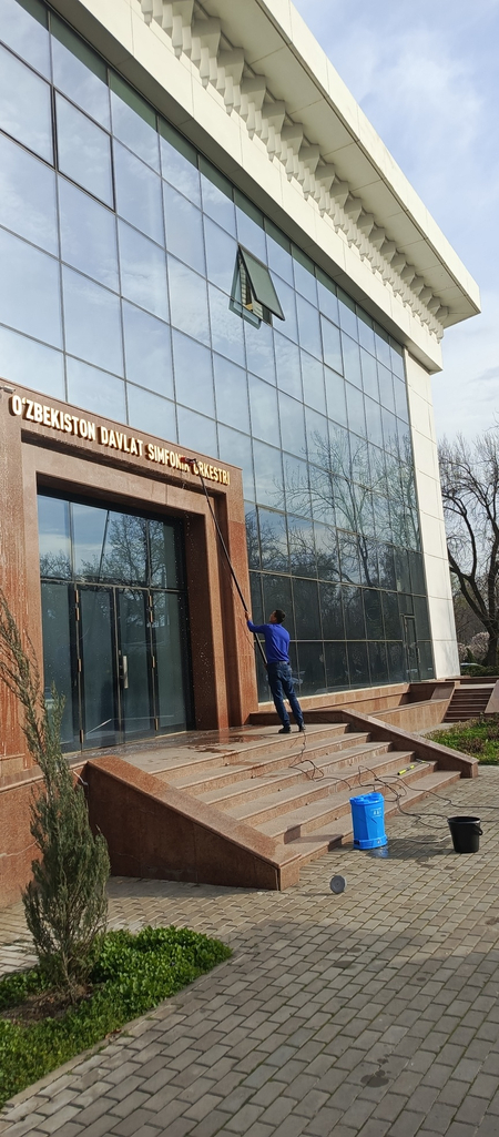 Fasad MOYKA oyna yuvish xizmati