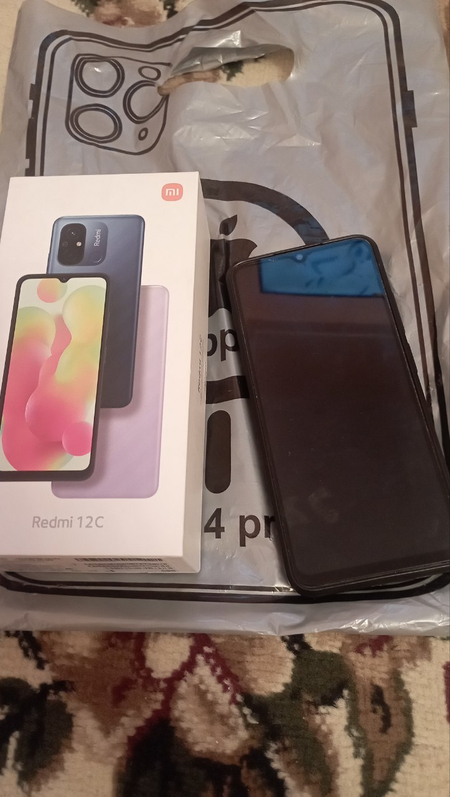 Sotiladi redmi 12 c yangi 1yil bumati hali xotira 128/4