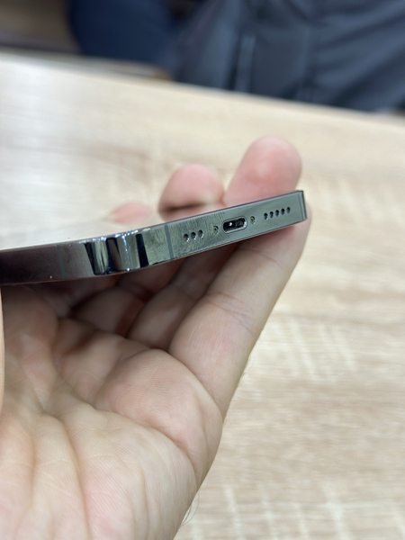 iPhone 13 pro (green)