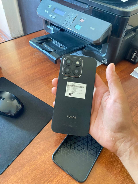 Honor X8b sotiladi yoki obmen qilinadi, karoba dokument, bor