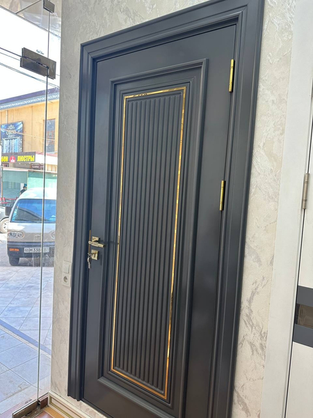Eshiklar va romlar Oshxona mebellari