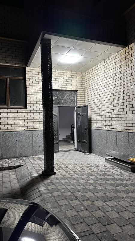 Продажа 2 комнатная квартира 42 м2