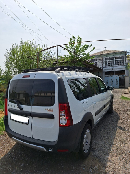 ВАЗ Lada Largus cross 2020 sotiladi.