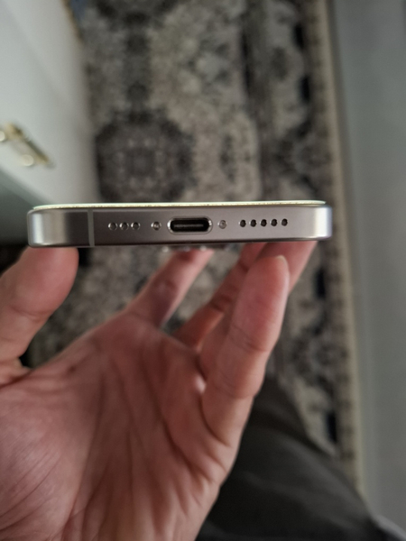 iPhone 15pro 128/Natural Titanium