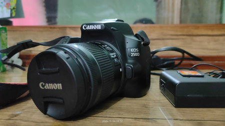 Canon 250 d Sotiladi YANGI