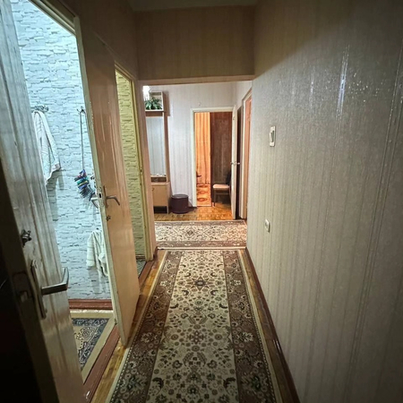В Янгихаётском районе продаётся 2-х комнатная квартира