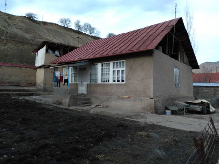 Дача под строительства 14 сот на берегу реки Угам в горах Хумсана