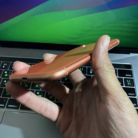 Iphone XR sotiladi yoki abmen böladi