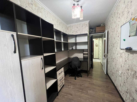Продается квартира 3/3/4 м. Космонавты интерпол