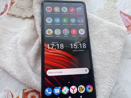 Pocco x3 pro  Telfon chotki karopka dok yoq Rasiyada qolib getgan