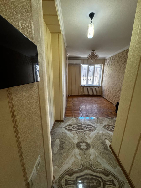 Продаётся 1в2/4/4 массив Ц-13