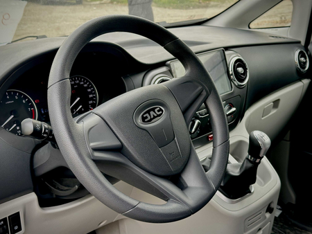 Б правада ҳайдаш мумкин бўлган JAC M3 Plus минивенларимиз сотувда!!!