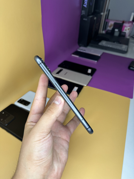 Iphone 11 64gb ochilmagan 73% yomkst