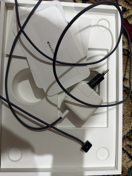Macbook air m2 13.6 in