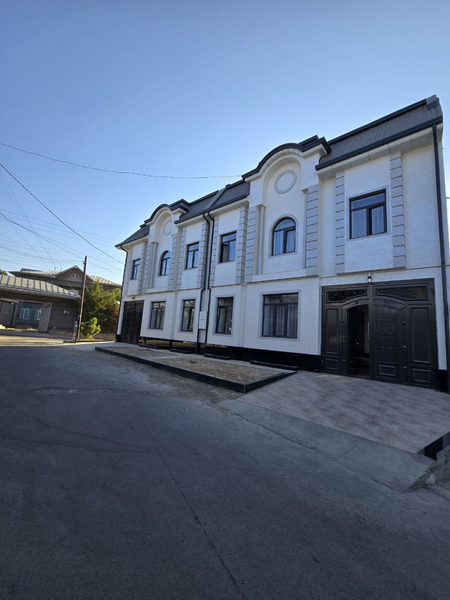 Продается с новым ремонт участок Шахристанский 1,6 соток 6 комнат