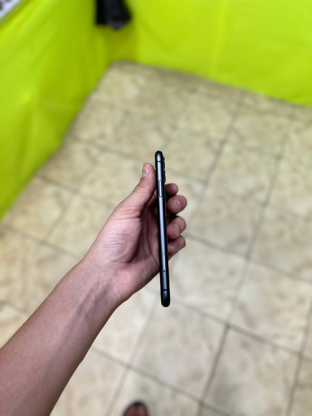Iphone 11 sotiladi