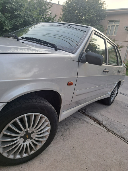 Lada  ( ВАЗ ) 2115