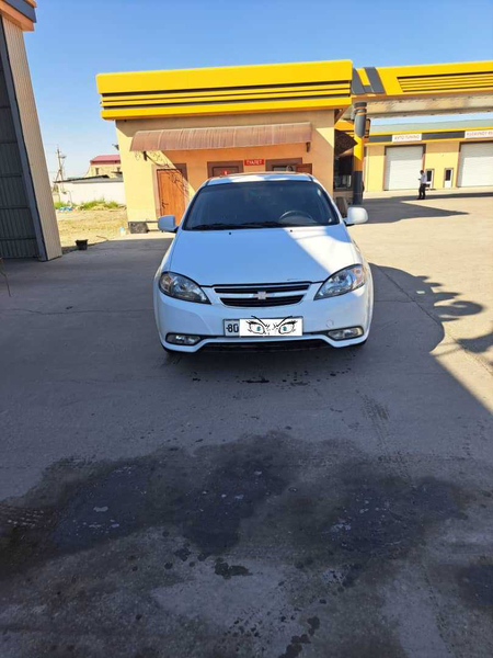 Gentira rangi oq