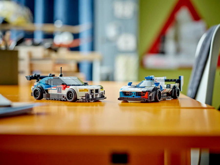 Конструктор LEGO 76922 Гоночные автомобили BMW M4 GT3 и M Hybrid V8