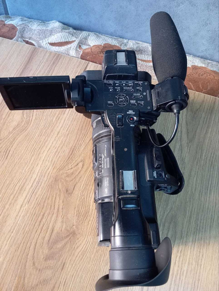 Продаётся видео камера SONY HXR - NX3