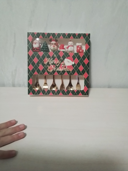 Yangi yilga qoshiq va vilkalar to\\\'plami