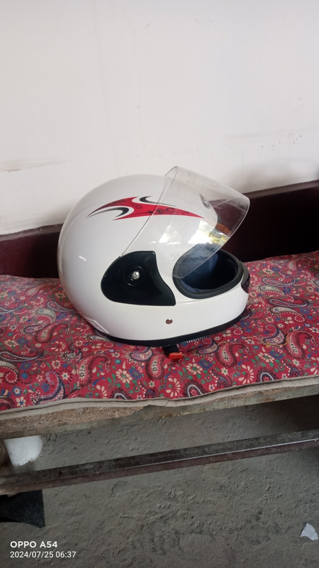Moto kaska sotiladi