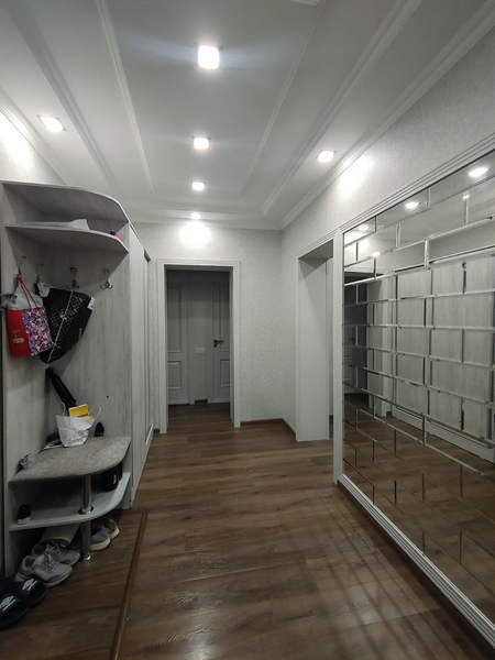 Аренда. Буюк Ипак Йули 3/3/9. 75м²