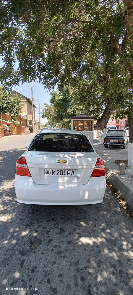 Nexia 3 avtomat naqt pulga faqat savdosi bor