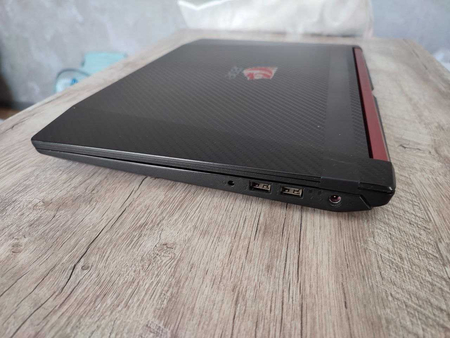 Acer nitro 5 AN 515-52 i7-8750h 1050ti