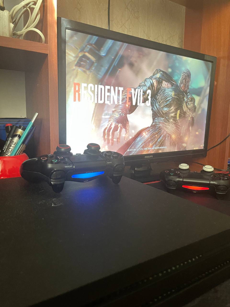 PlayStation 4 pro 1 tb