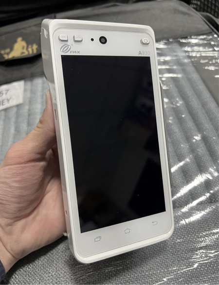 Pax a930 uzkard terminla