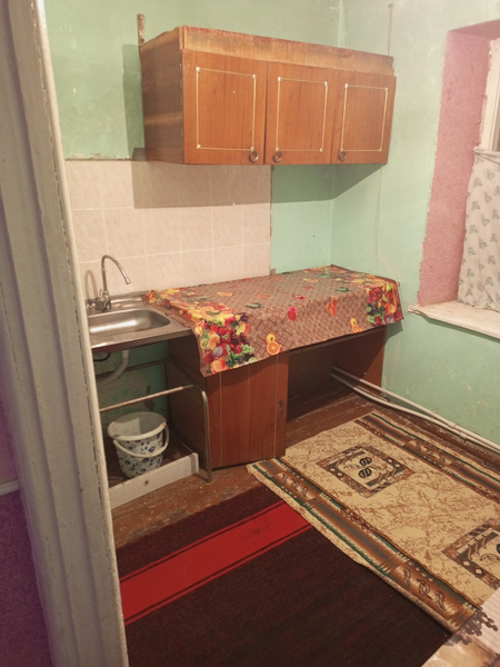 Срочно продам 2 ком. квартиру в 1мик. ориент. теплоэнерго  1 этаж