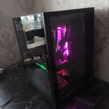 Core I9 9900KF  h370 wifi gaming  Rtx 2080ti EVGA \\nRam 32 gb Nvme 500