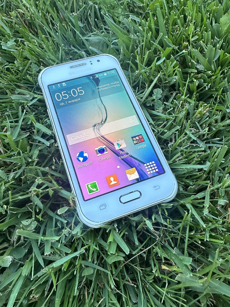 Samsung j1 Ace j1 ays