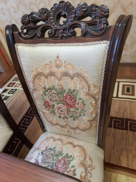 Стол и стулья комплект