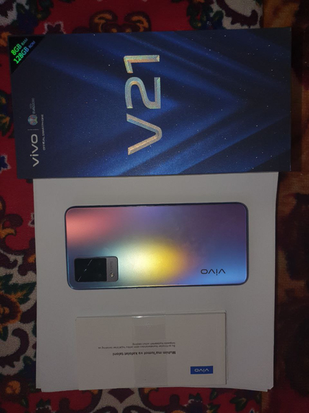 Vivo v21 8+4Ram 128Gb