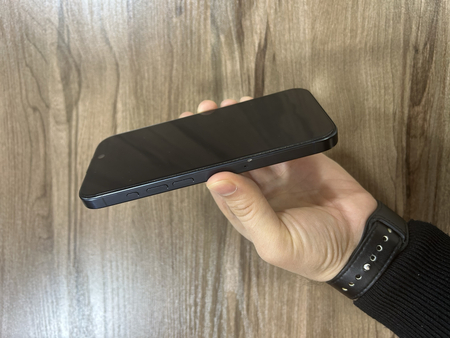 Iphone 15 pro 256 сотилади