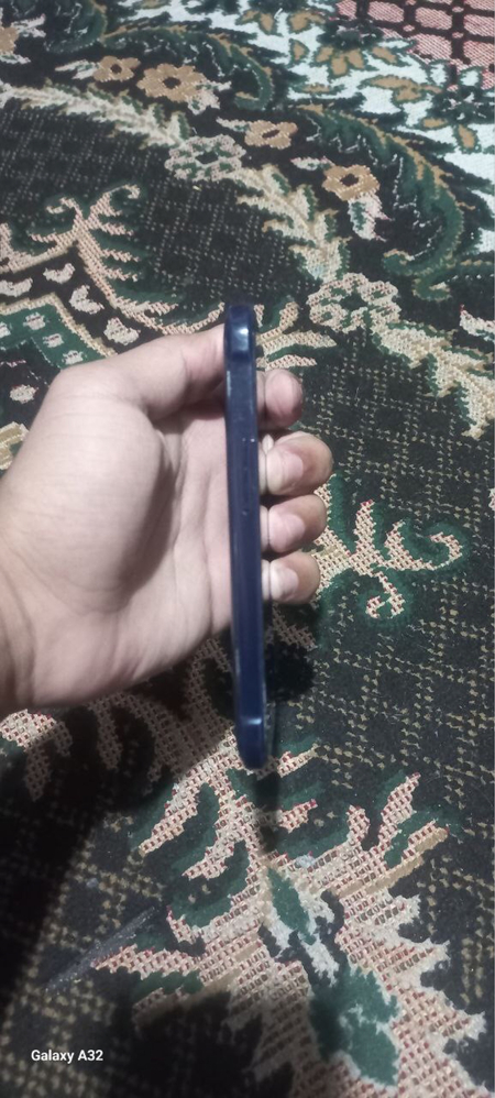 Samsung j1 sotiladi