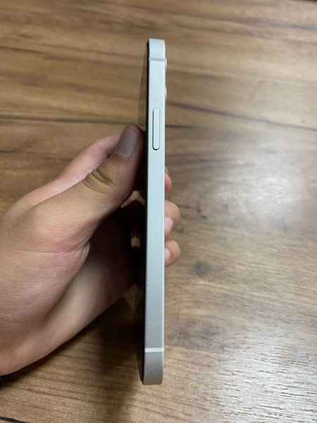 iPhone 12 B/U. Apple