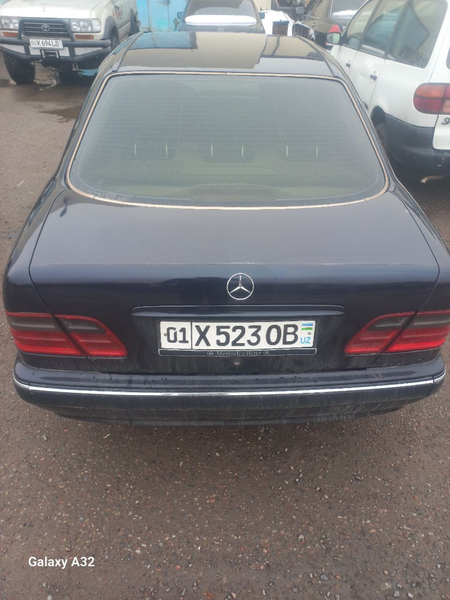 Mersedes e 210 рестайлинг 2000г