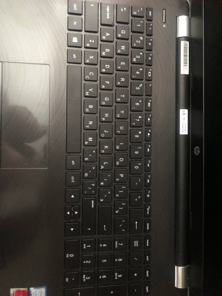 СРОЧНО ! HP Intel Core i5-8250U Ekran: 15.6 HD