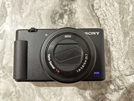 Камера Sony ZV-1 + Ручка для управления GP-VPT2BT