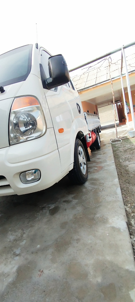 Kia bongo 2008yil xamma yogi zur