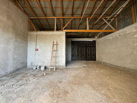 10 sotiqli 2 qavatli karobka holatdagi hovli sotiladi.