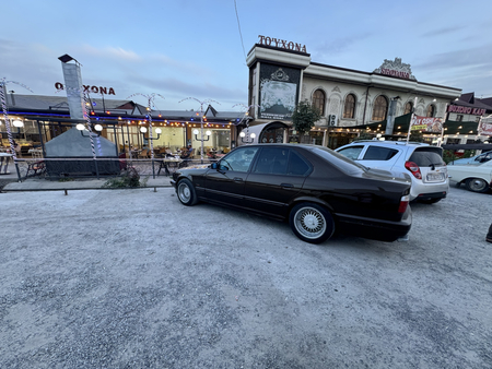 Bmw e 34 sotiladi moshina ideal xolatda
