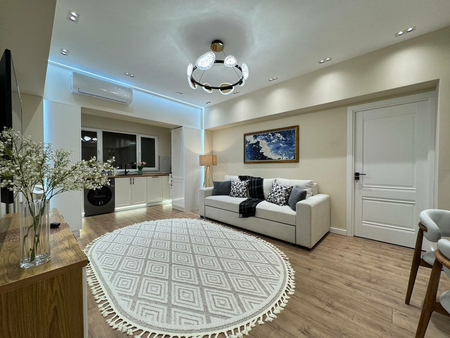 Ойбек 3 комн. Студия. 70м². Люкс.