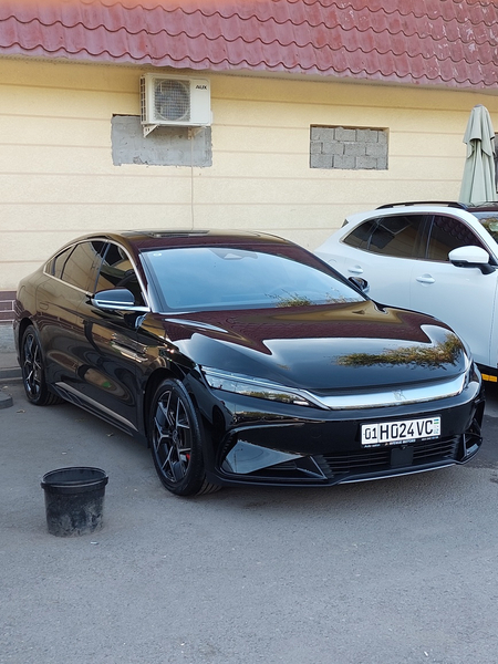 BYD Han 715km zapas xod