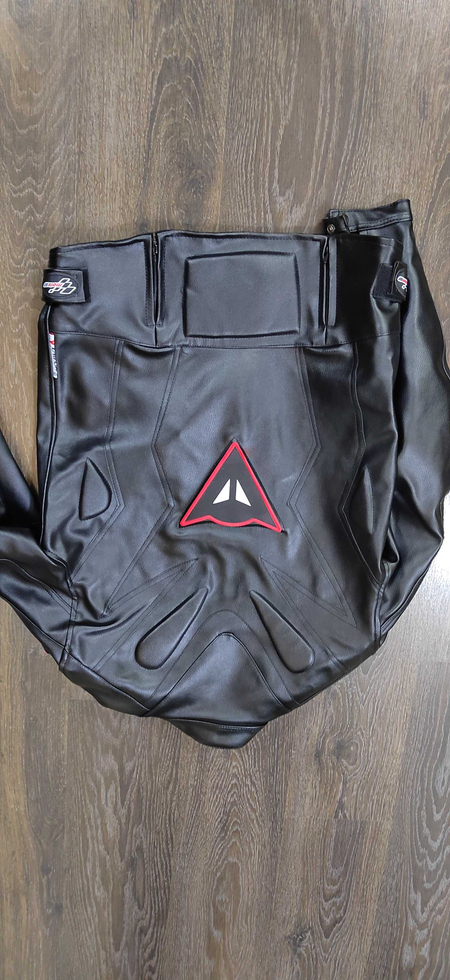 Продам мотокуртку dainese